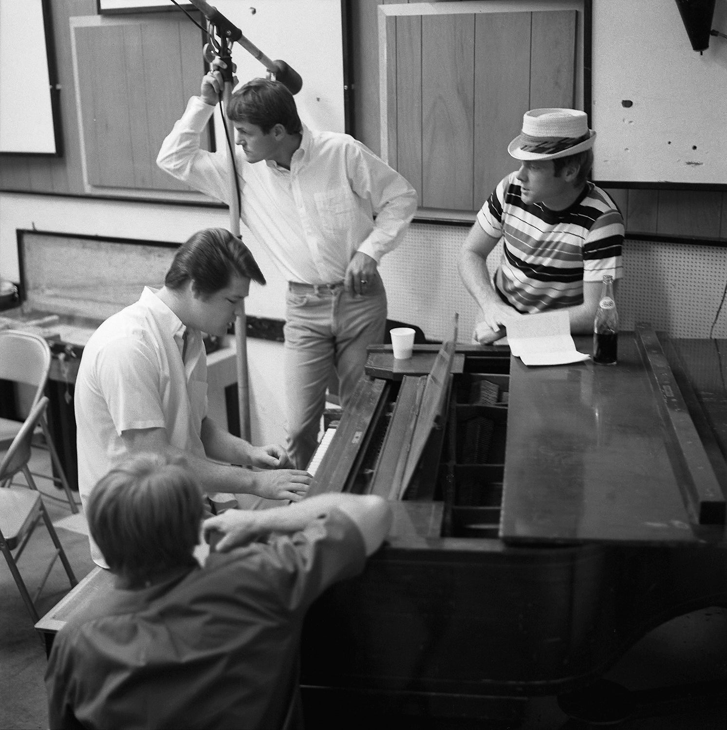 The Beach Boys, Brian Wilson, Mike Love, Bruce Johnston, Al Jardine ...