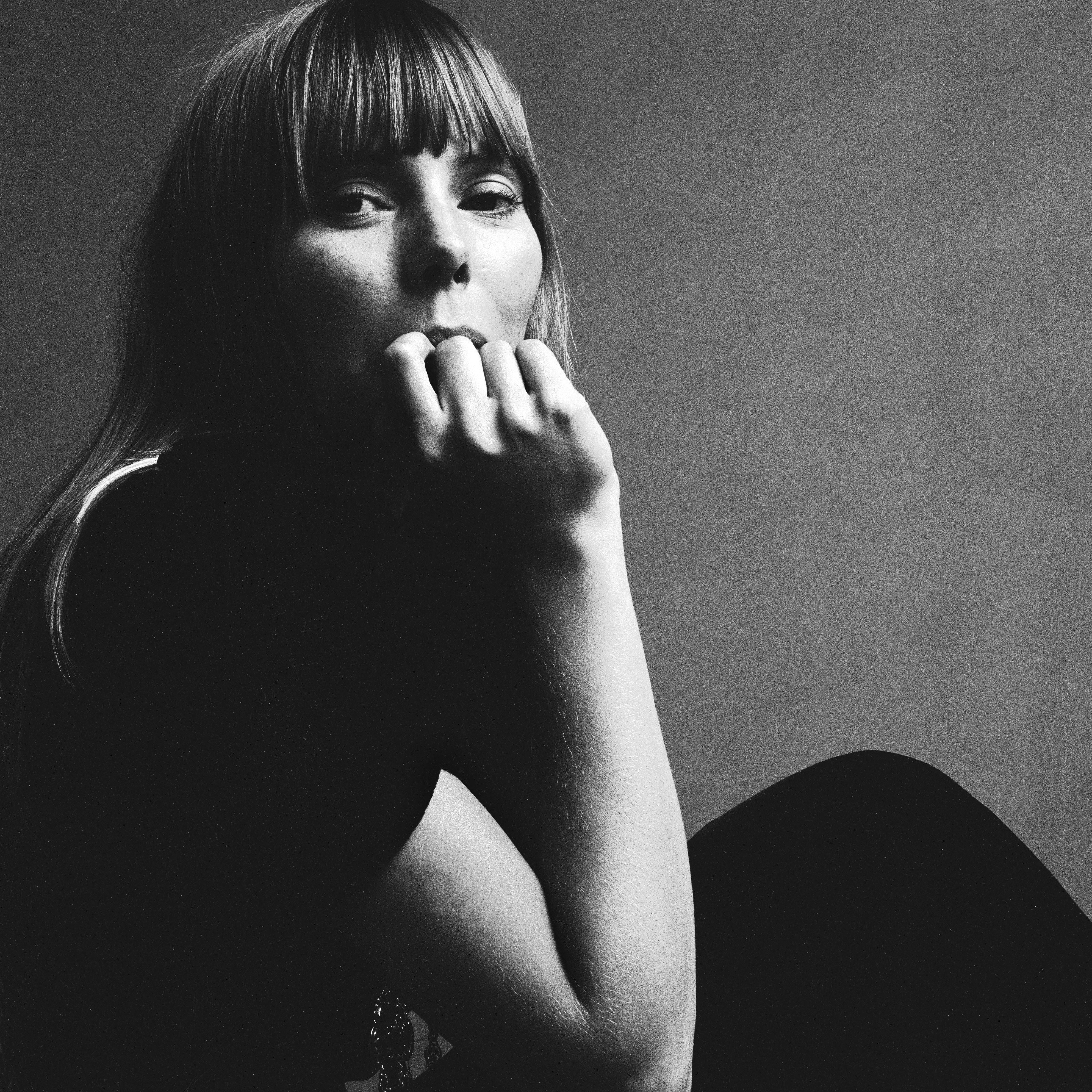 Joni Mitchell, 'Hand on her Chin' © Jack Robinson Archive at Proud ...